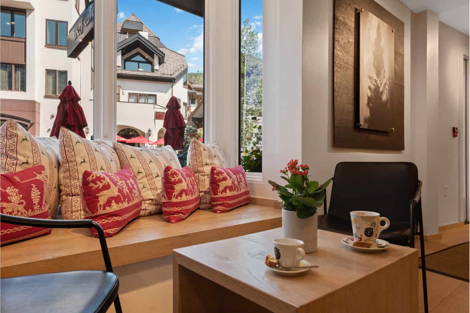 Treff Café - European Bar | Sonnenalp Vail