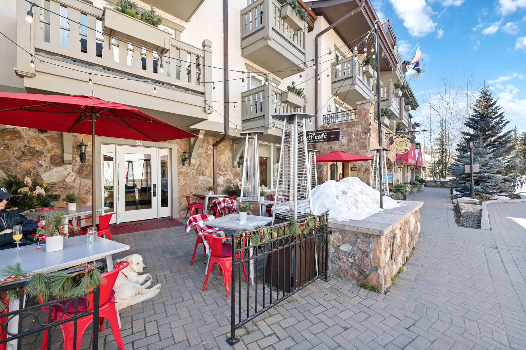 Treff Café - European Bar | Sonnenalp Vail